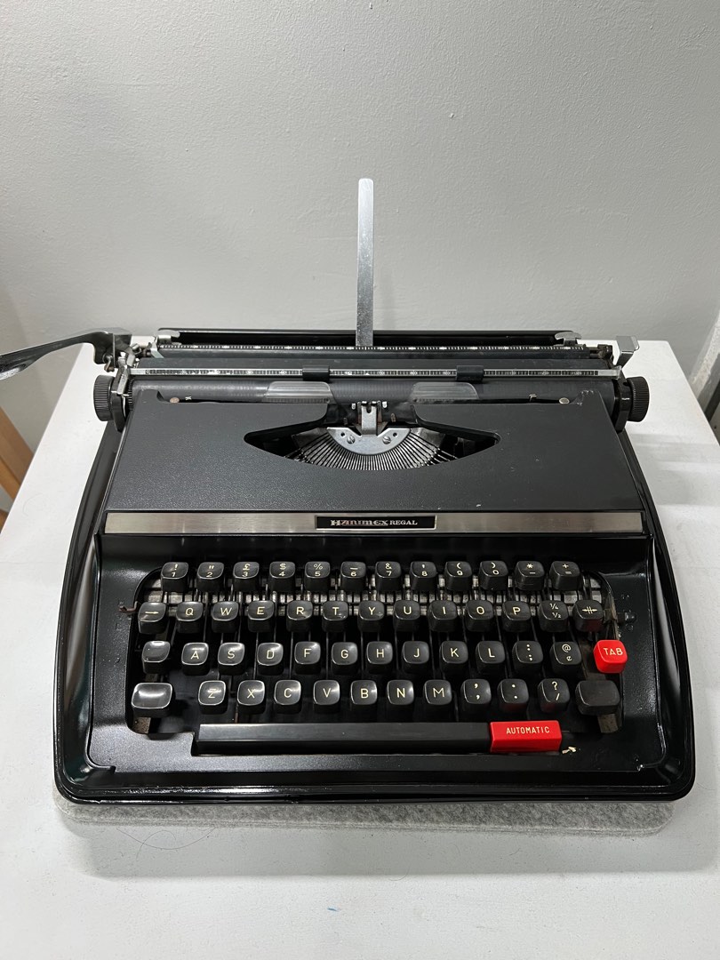 Hanimex Regal Typewriter, Hobbies & Toys, Memorabilia & Collectibles ...