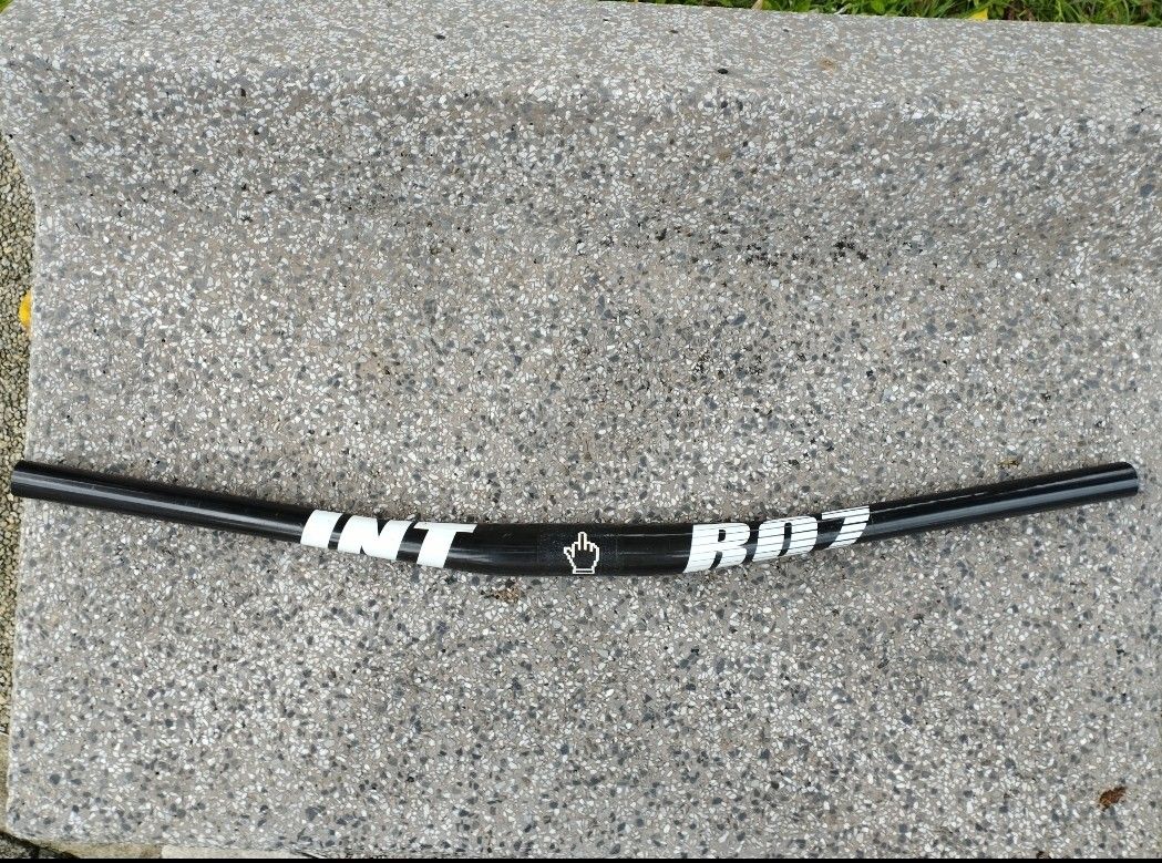 Intro 7 middle finger carbon bar, Sports Equipment, Bicycles & Parts ...