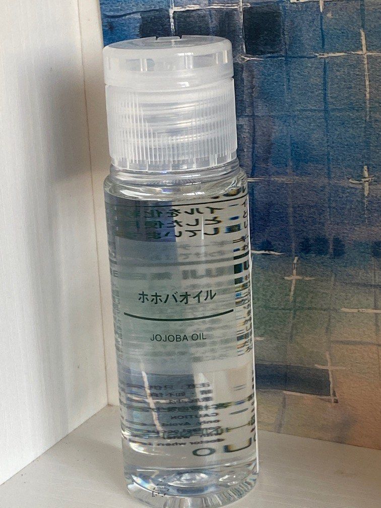 Jojoba oil Muji, 美容＆化妝品, 健康及美容 - 皮膚護理, 面部 - 面部護理 - Carousell