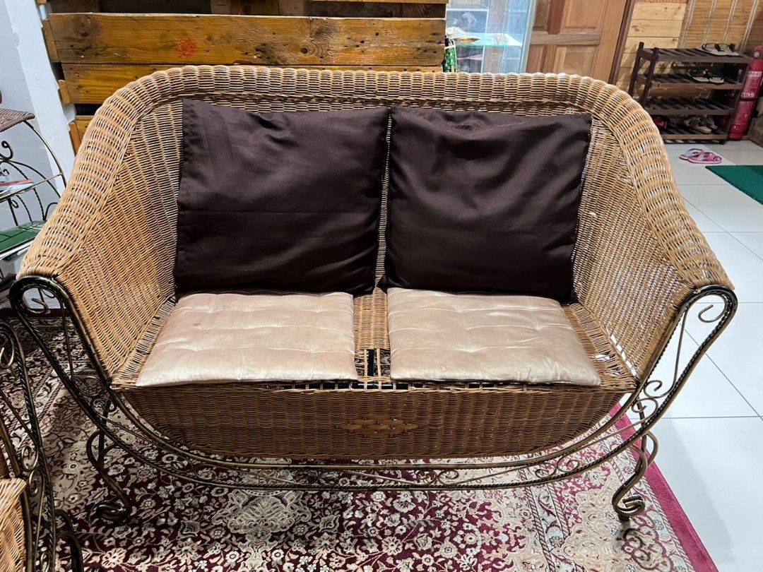 kerusi rotan besi, Furniture & Home Living, Furniture, Sofas on Carousell