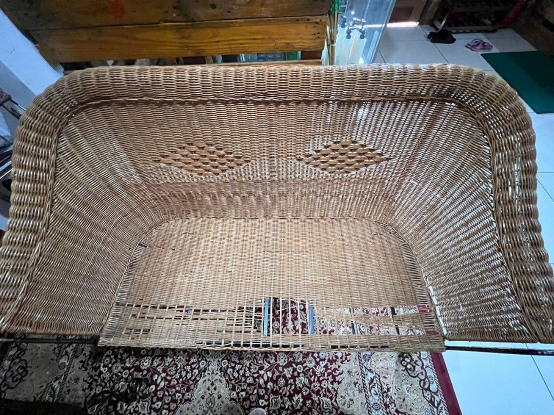 kerusi rotan besi, Furniture & Home Living, Furniture, Sofas on Carousell