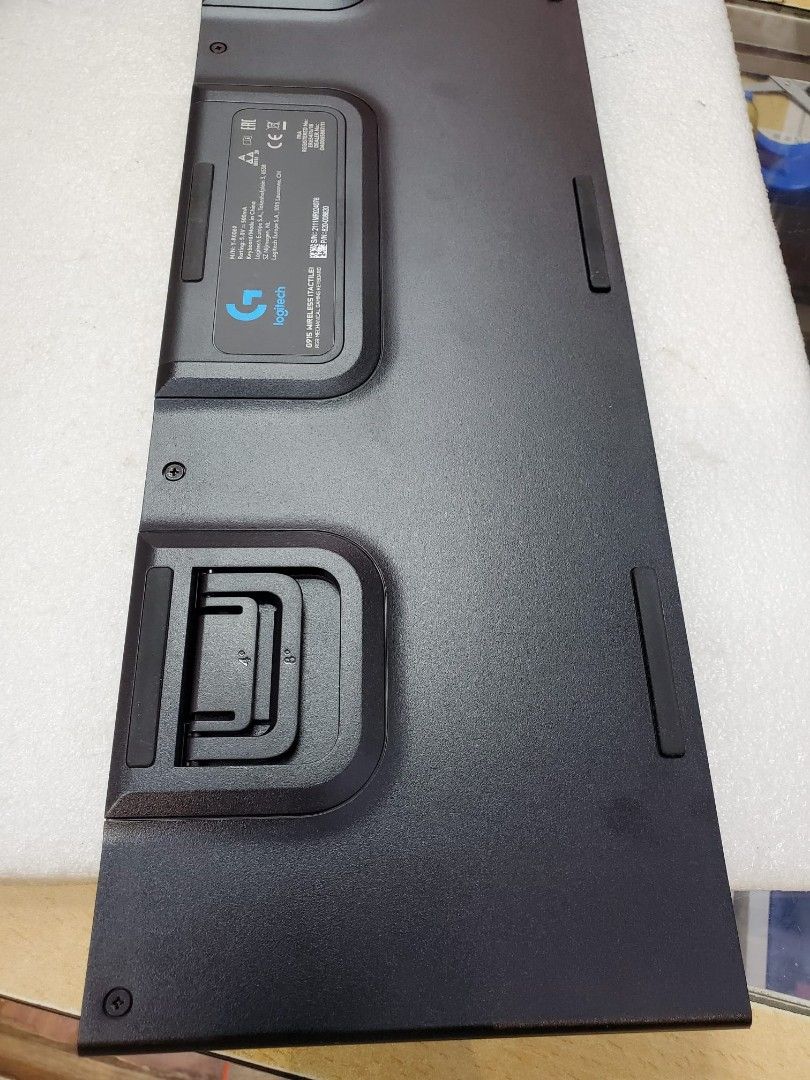 Logitech G915 LIGHTSPEED RGB Mechanical Gaming Keyboard/Clicky Key Switch LIGHTSYNC RGB Advanced ...