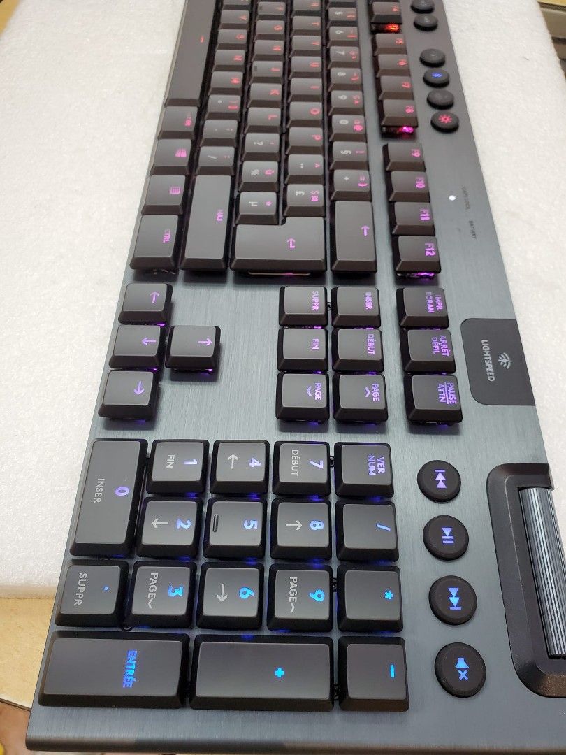 Logitech G915 LIGHTSPEED RGB Mechanical Gaming Keyboard/Clicky Key Switch LIGHTSYNC RGB Advanced ...