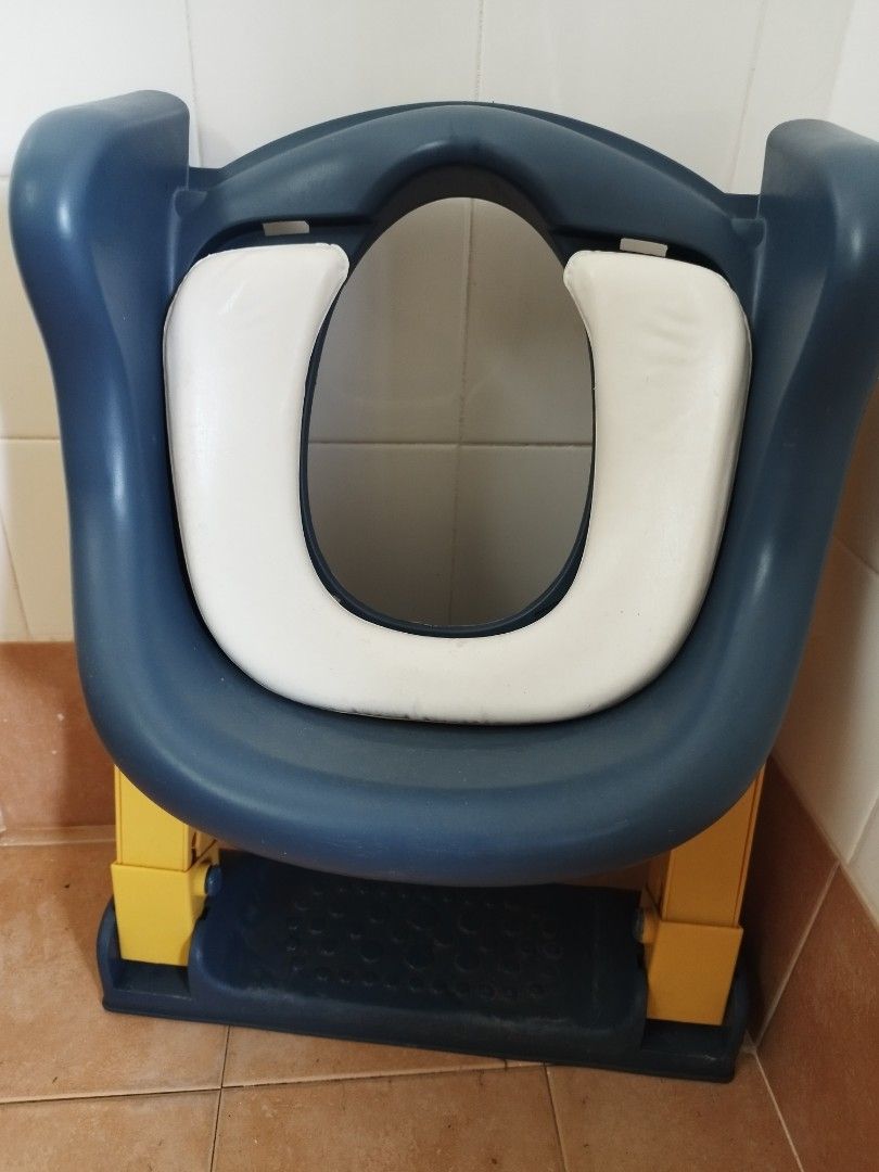 Kid foldable potty, Babies & Kids, Bathing & Changing, Toilet Training ...