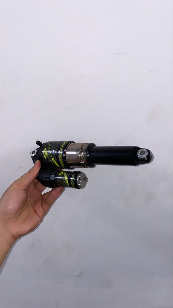 Marzocchi Roco Air R Rear Shock, Sports Equipment, Bicycles & Parts ...