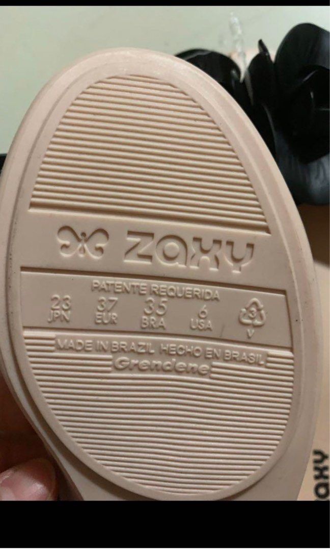 Melissa zoxy Shoes, Women's Fashion, Footwear, Shoe inserts on Carousell