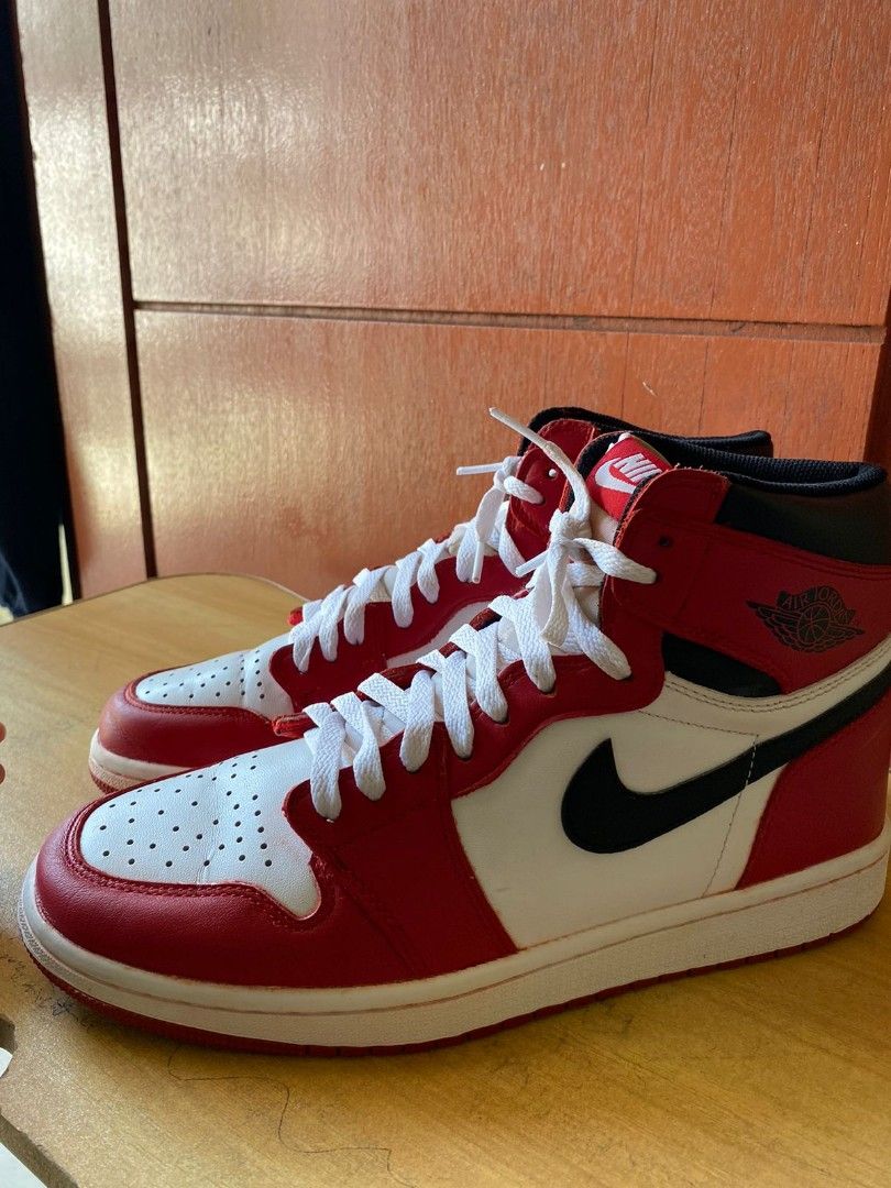 Nike Air Jordan 1, Fesyen Pria, Sepatu , Sneakers di Carousell
