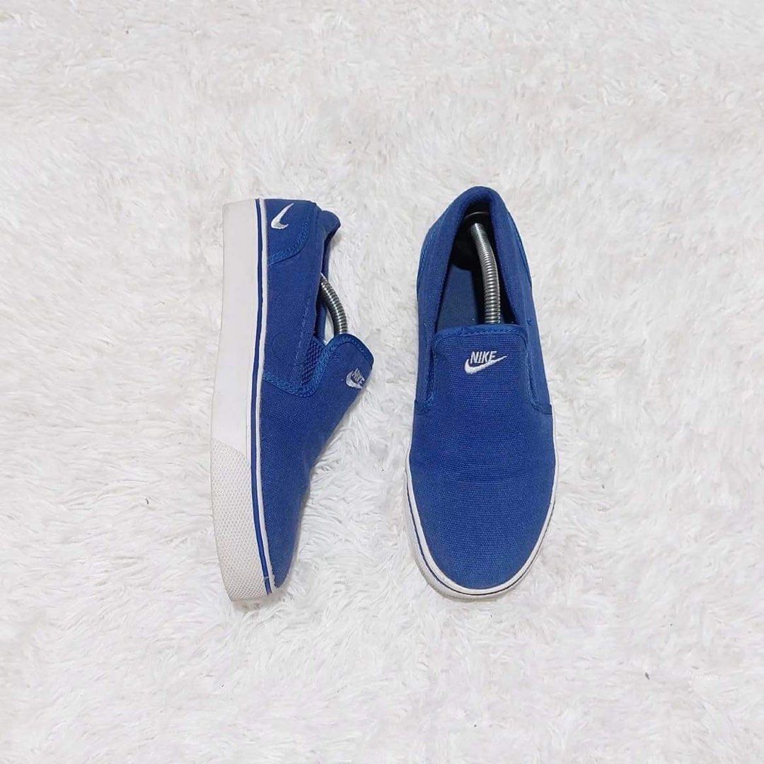 Nike slip on, Women's Fashion, Footwear, Sneakers on Carousell