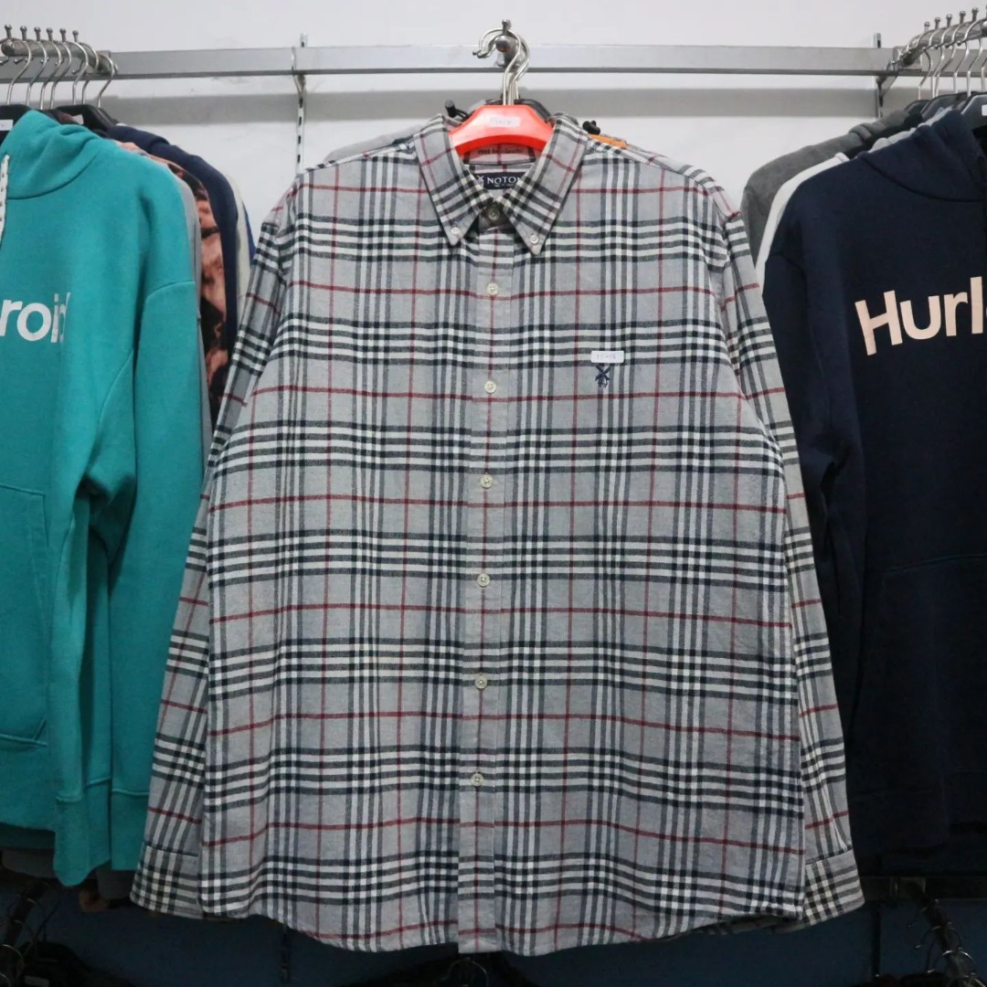 Noton LS Flannel Shirt, Fesyen Pria, Pakaian , Baju Luaran di Carousell