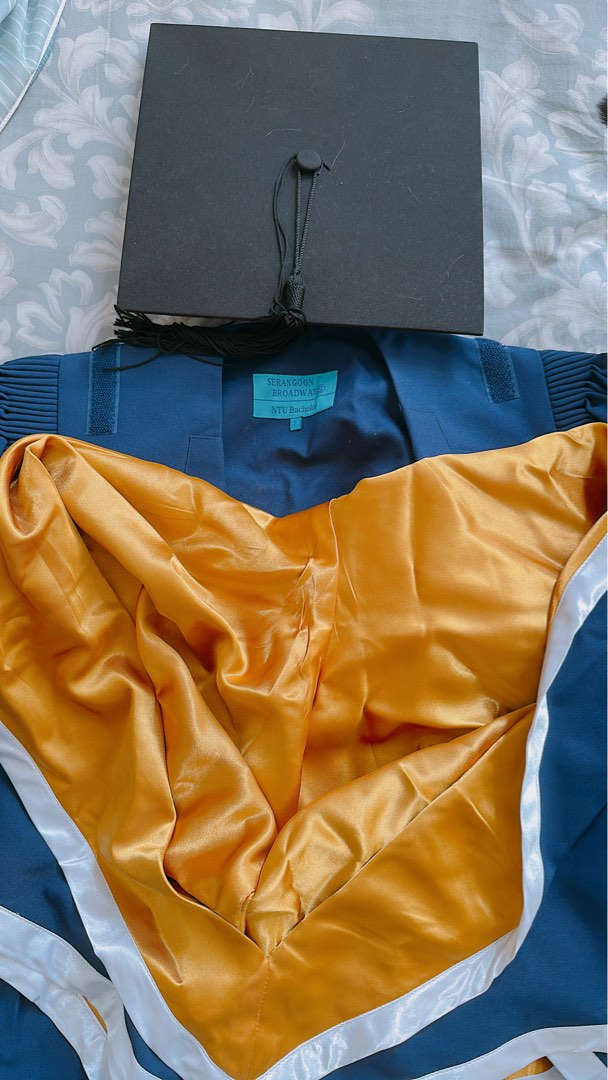 NTU graduation Grown ( school of engineering), Women's Fashion, Coats ...