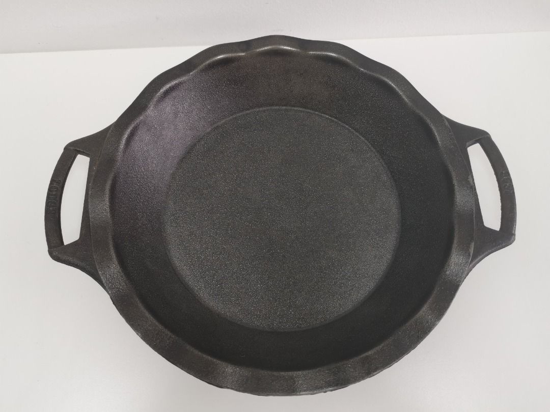 Cast Iron Pie Pan (lodge - Made in USA), Furniture & Home Living ...