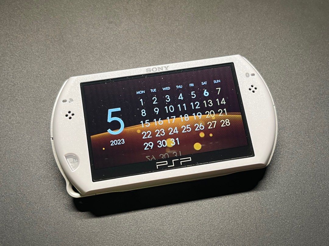 Modded PlayStation PSP GO Pearl White 16gb Internal | Extreme MINT ...