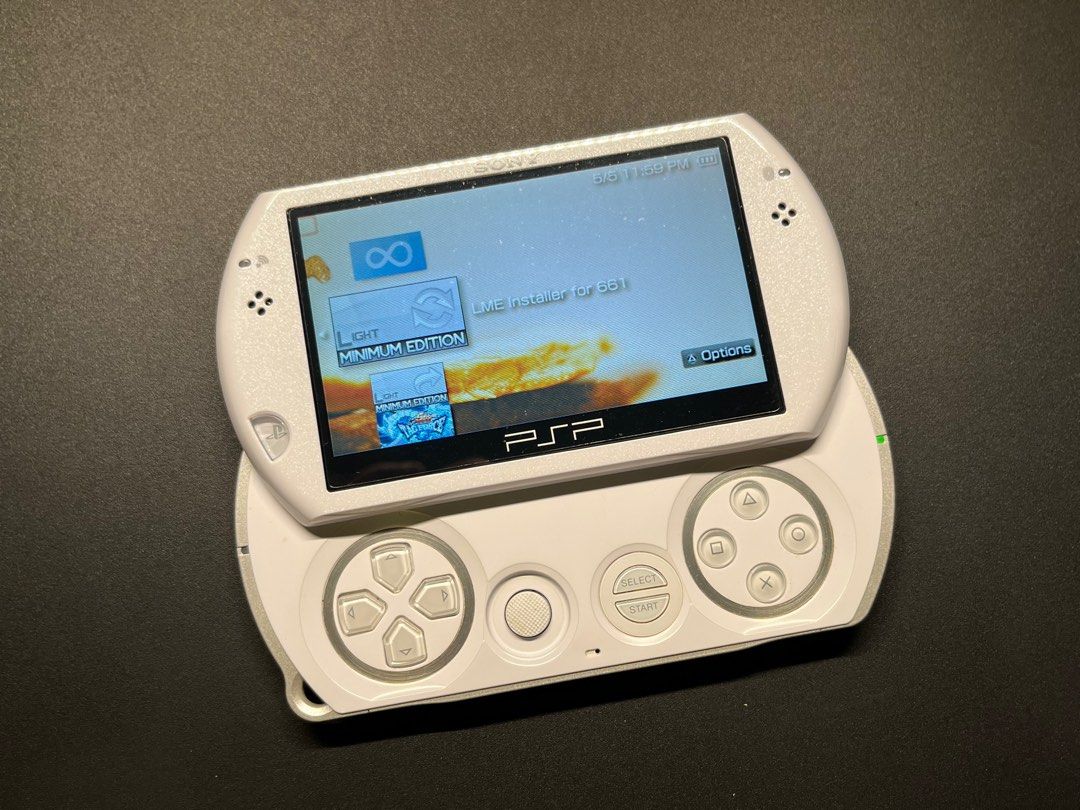 Modded PlayStation PSP GO Pearl White 16gb Internal | Extreme MINT ...