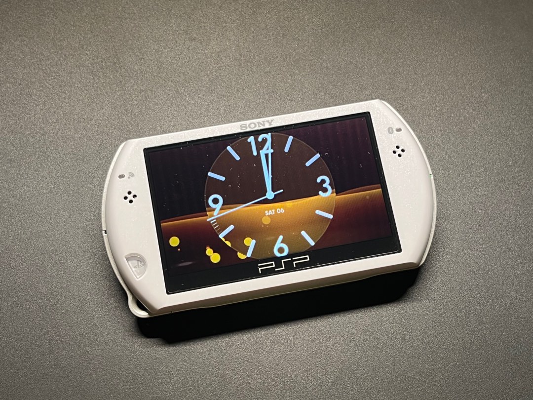 Modded PlayStation PSP GO Pearl White 16gb Internal | Extreme MINT ...