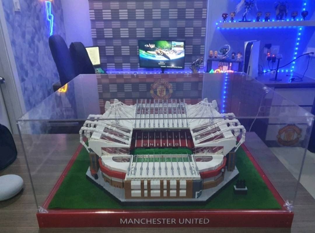 [PRE-ORDER] Display Case Box with background Creator Expert Old ...