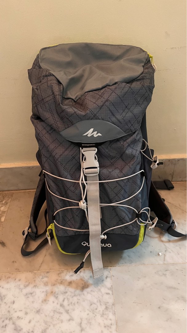 Quechua hiking backpack 20L, Sports Equipment, Hiking & Camping on ...
