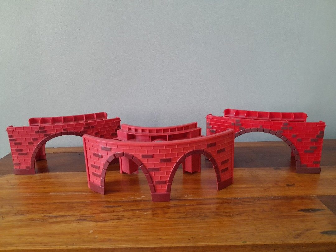 Red Brick Curved Bridge Train Track Risers on Carousell