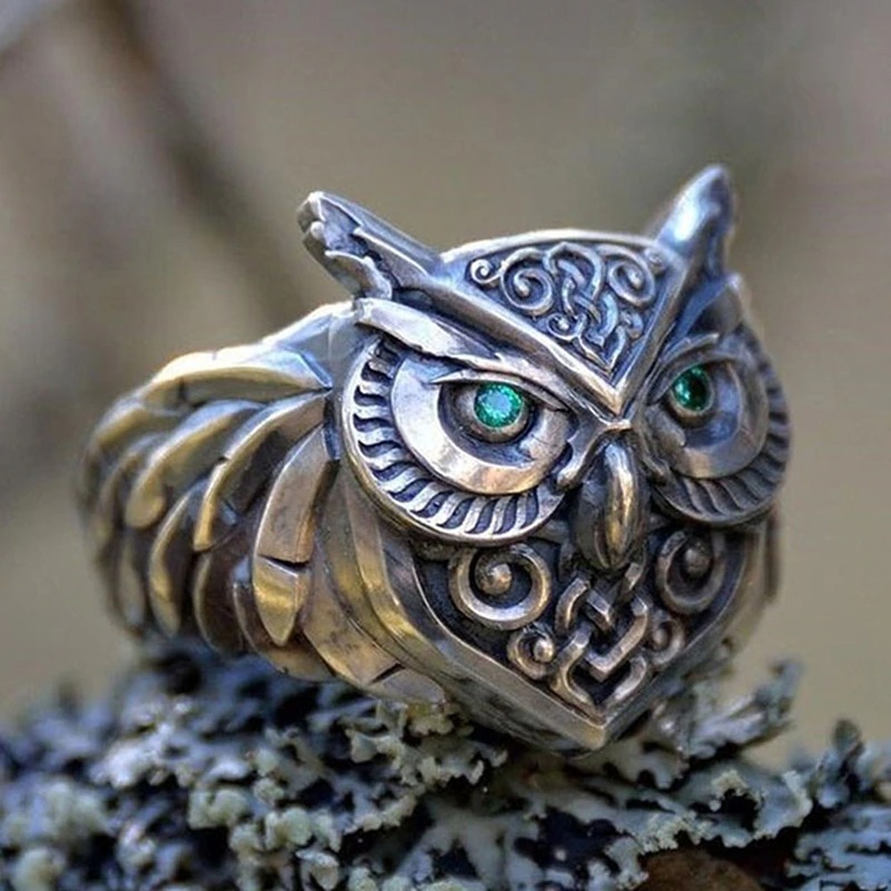 Emerald Owl Ring, Women's Fashion, Jewelry & Organisers, Rings on Carousell