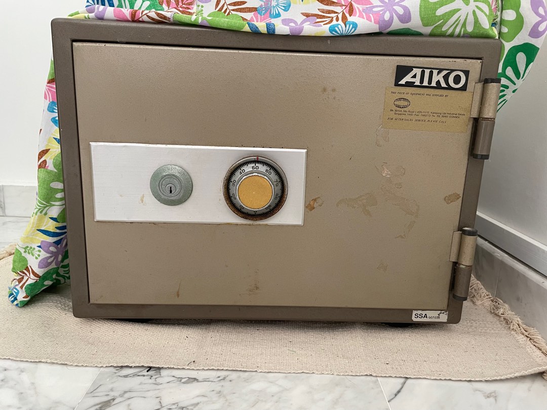 Safe Box, Furniture & Home Living, Security & Locks, Safe on Carousell