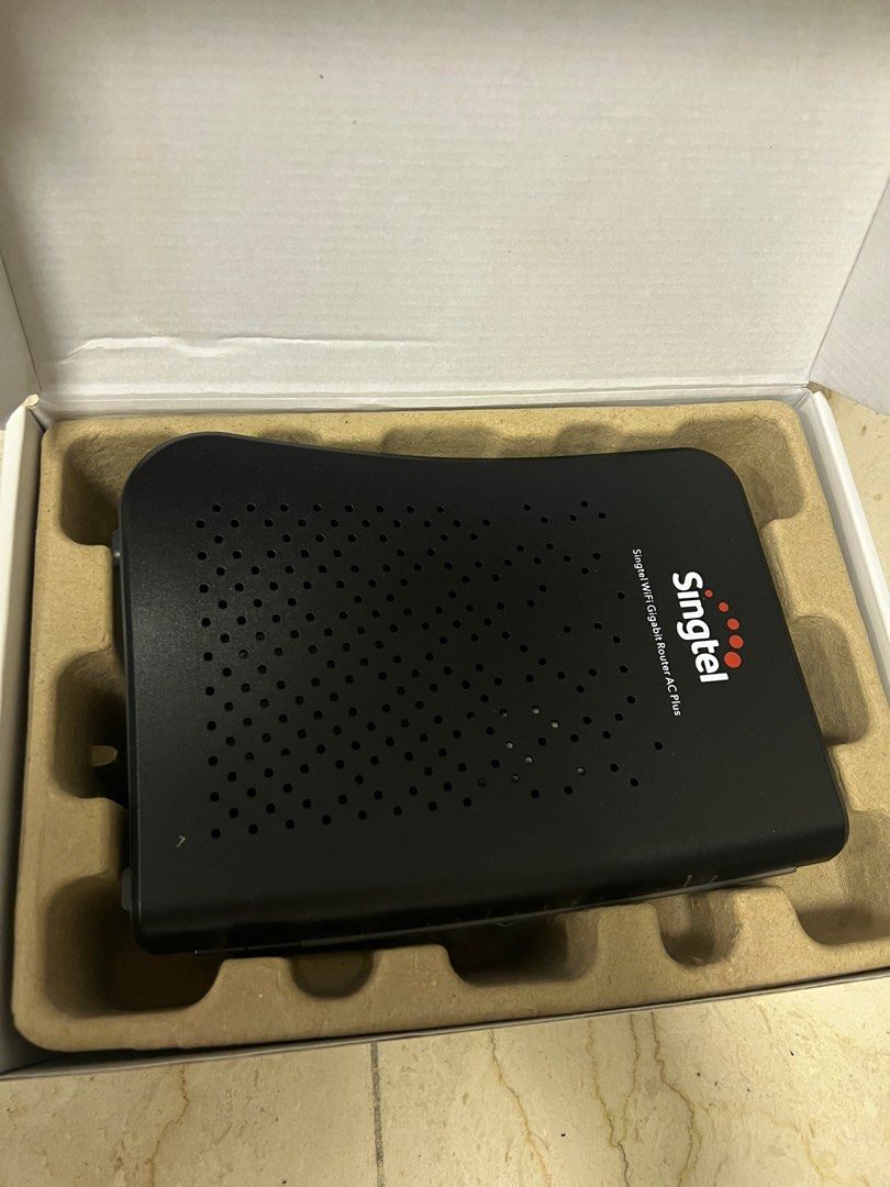 Singtel Wifi Gigabit Router AC Plus + Singtel TV BOX, TV & Home ...