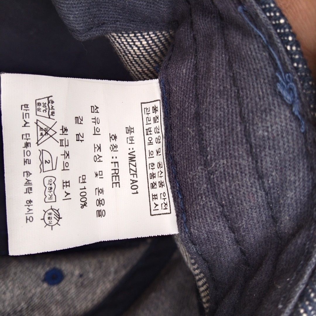 Topi denim Von Dutch Ripped caps, Fesyen Pria, Aksesoris, Topi di Carousell