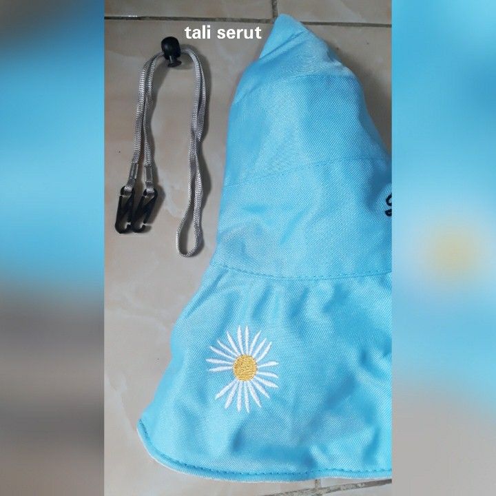 Topi Pantai Bunga Daisy Biru Cream, Fesyen Wanita, Aksesoris di Carousell