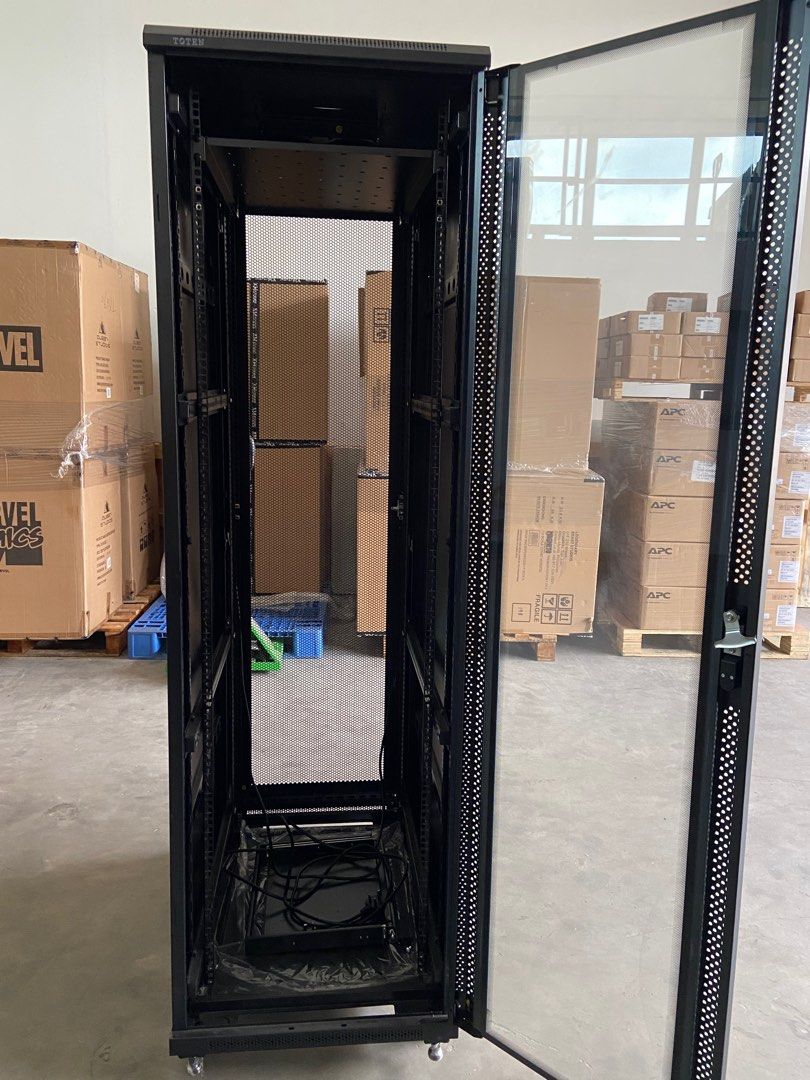 Toten 42U Server Rack, Furniture & Home Living, Furniture, Shelves ...