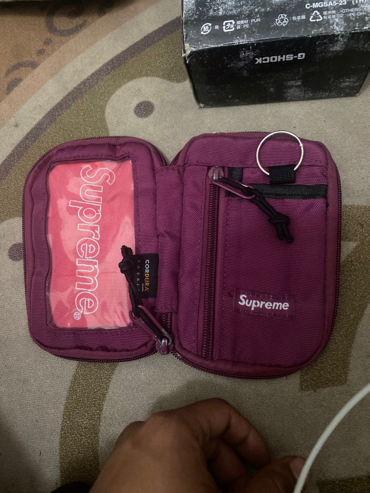 Wallet supreme, Men's Fashion, Watches & Accessories, Wallets & Card ...