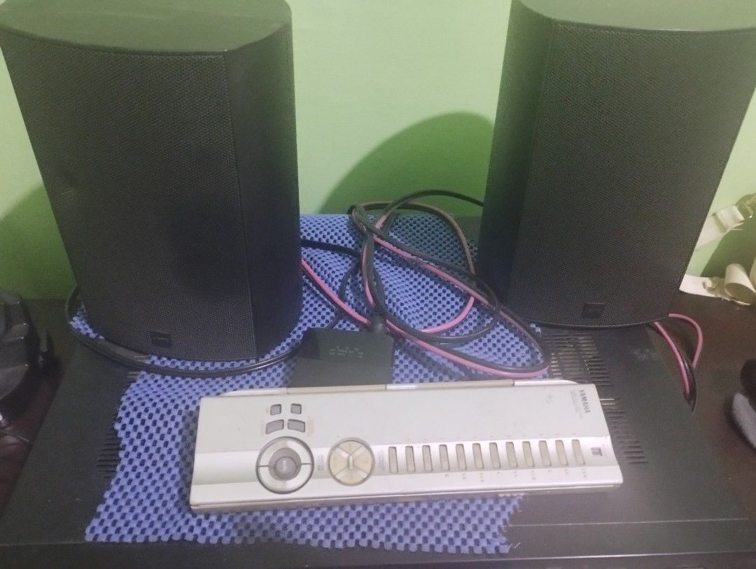 Yamaha AV receiver with remote control and Bluetooth receiver with jamo ...