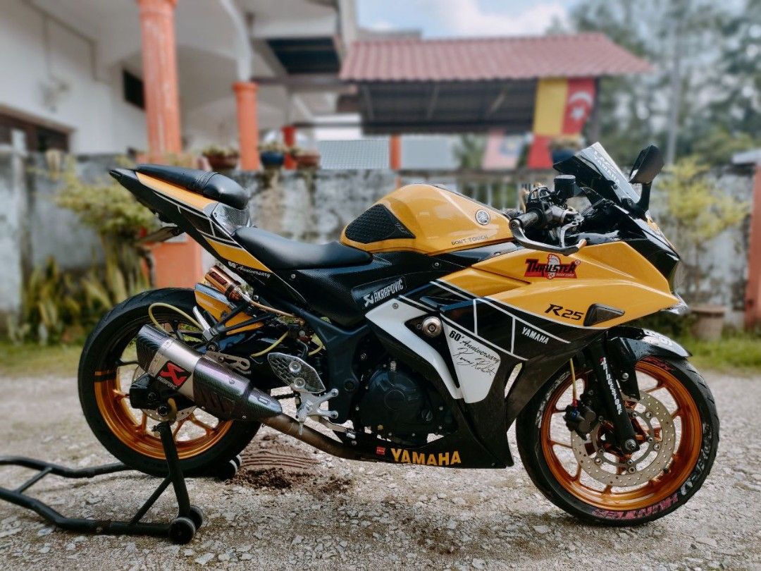 Yamaha YZF R25-LIMITED EDITION KENNY ROBERT, Motorbikes on Carousell