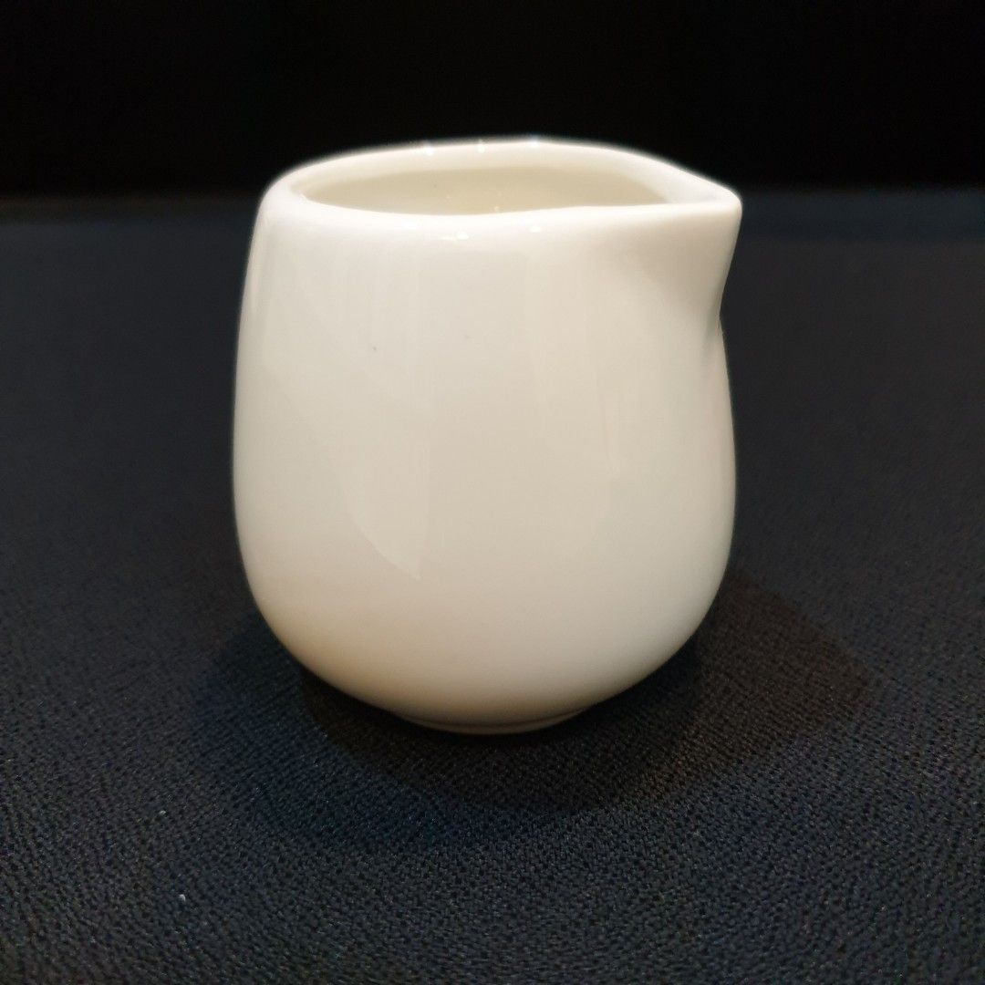 6 x Maxwell & Williams White Ceramic Mini Milk Jug, Milk Creamer ...