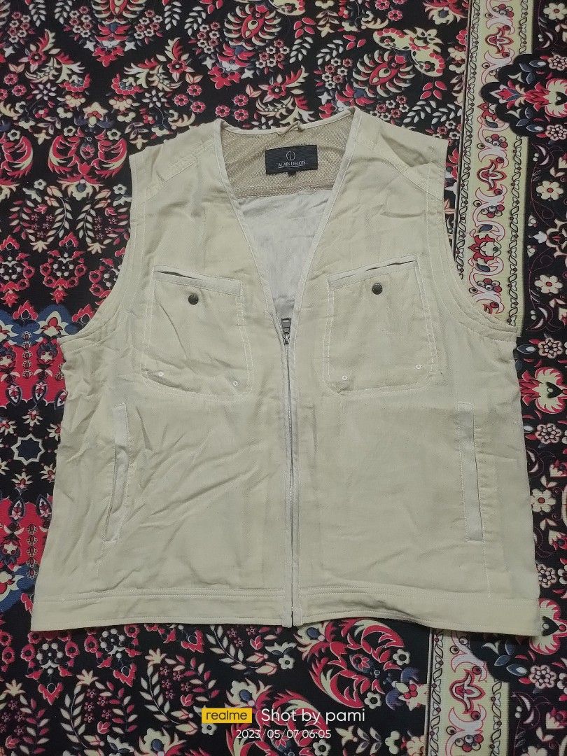 Alain delon vest, Men's Fashion, Coats, Jackets and Outerwear on Carousell