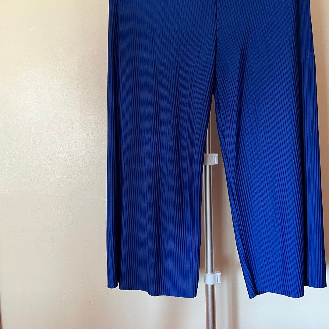 Atelier by Tata Electric Pleated Blue Set, Women's Fashion, Dresses ...