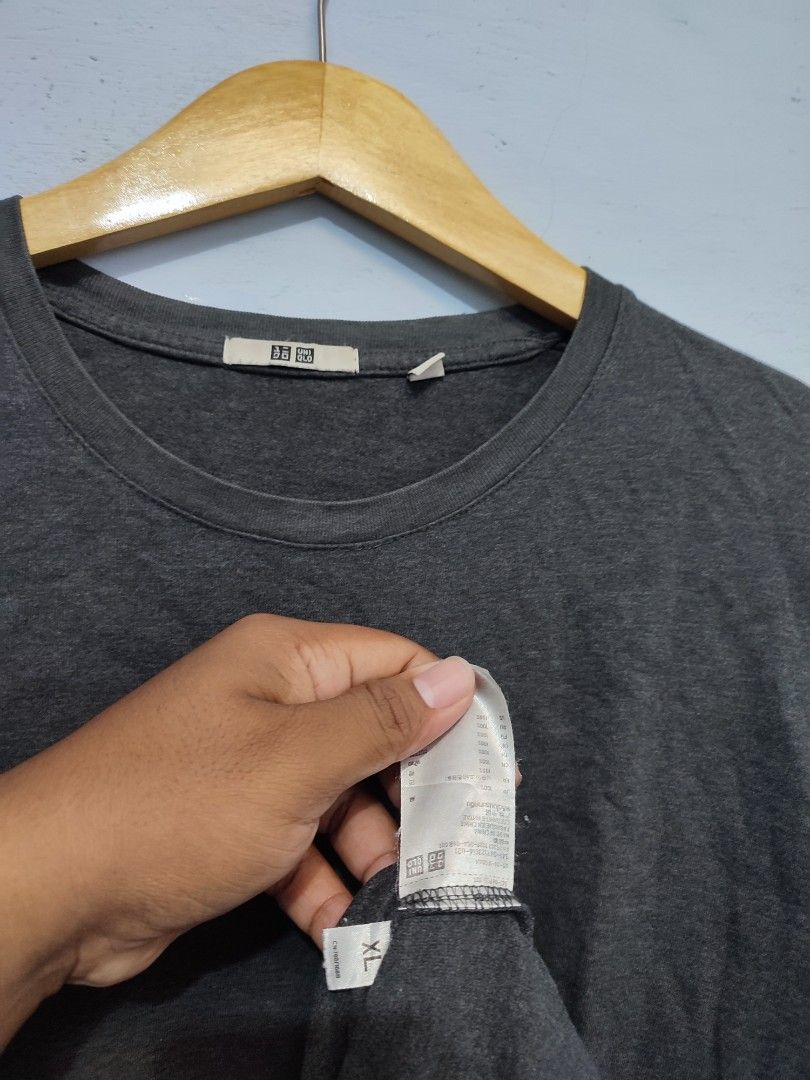 Baju panjang brand uniqlo size L original bod, Fesyen Pria, Pakaian ...
