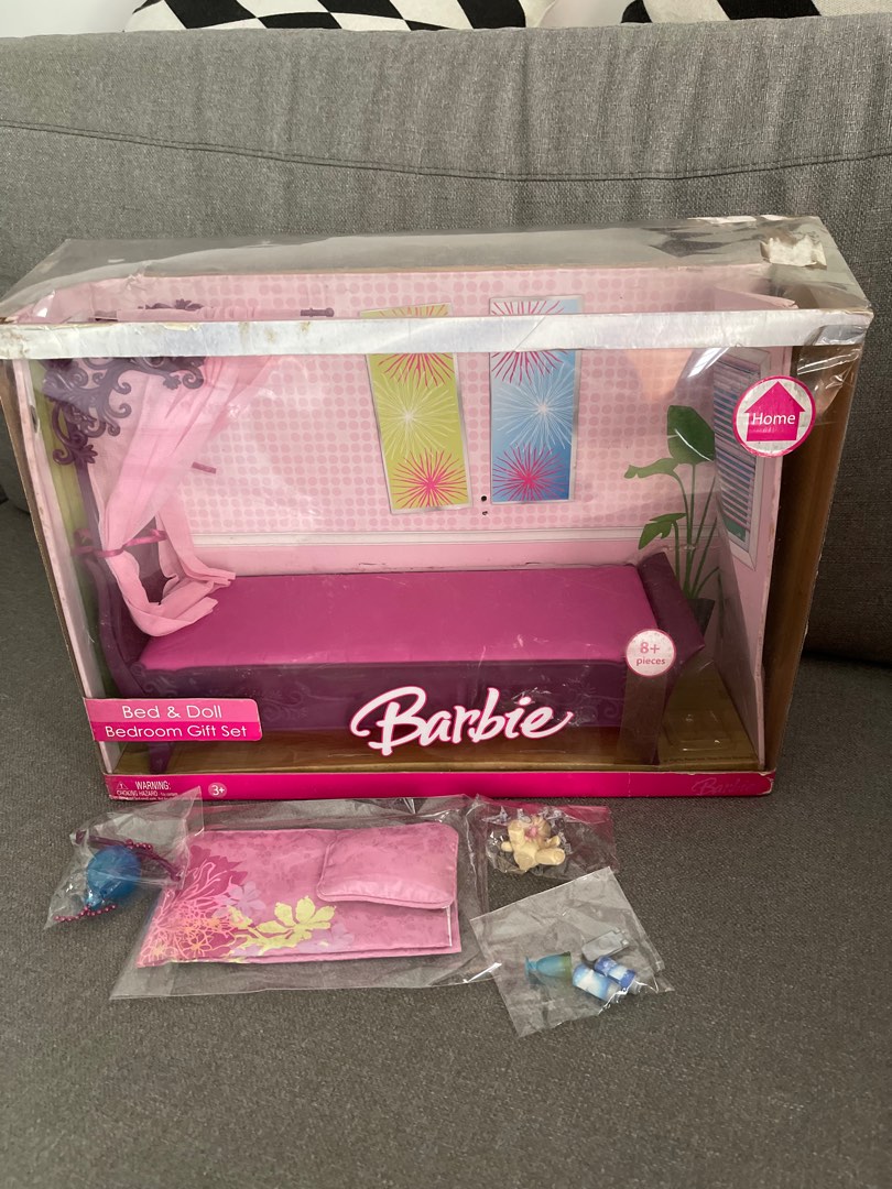 Barbie bed, Hobbies & Toys, Toys & Games on Carousell