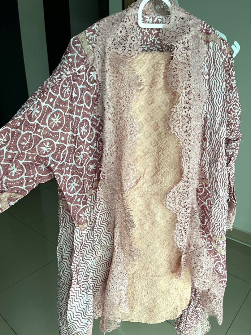 Batik set viscose lace, Women's Fashion, Muslimah Fashion, Baju Kurung ...