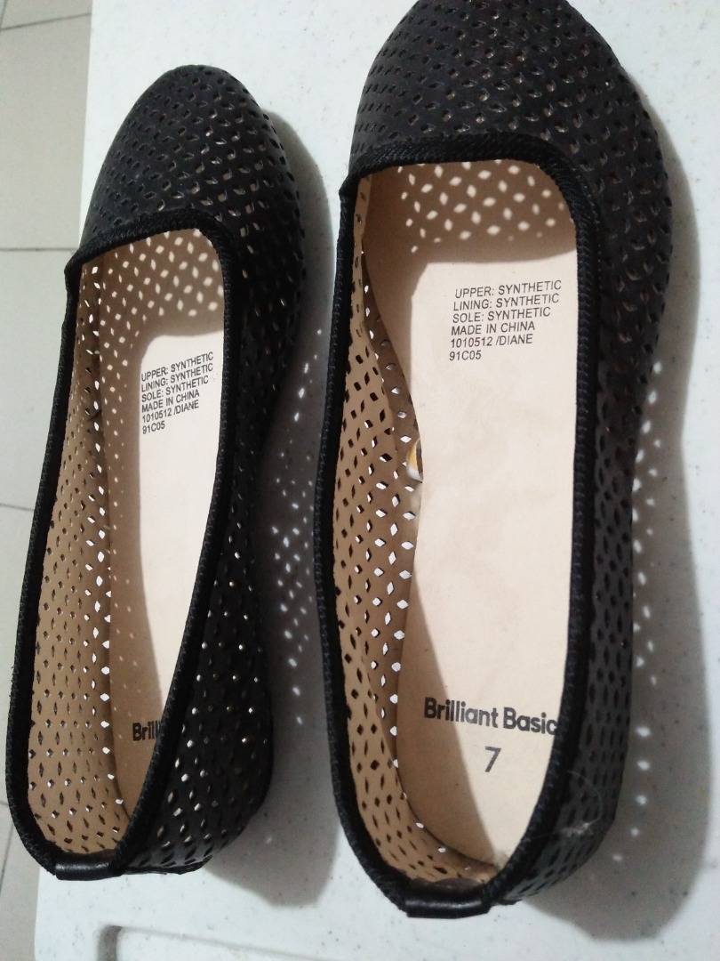 Black Basic Flats on Carousell