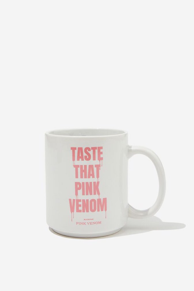 Blackpink 杯 taste that pink venom mug typo, 傢俬＆家居, 廚具和餐具, 茶具配件 - Carousell