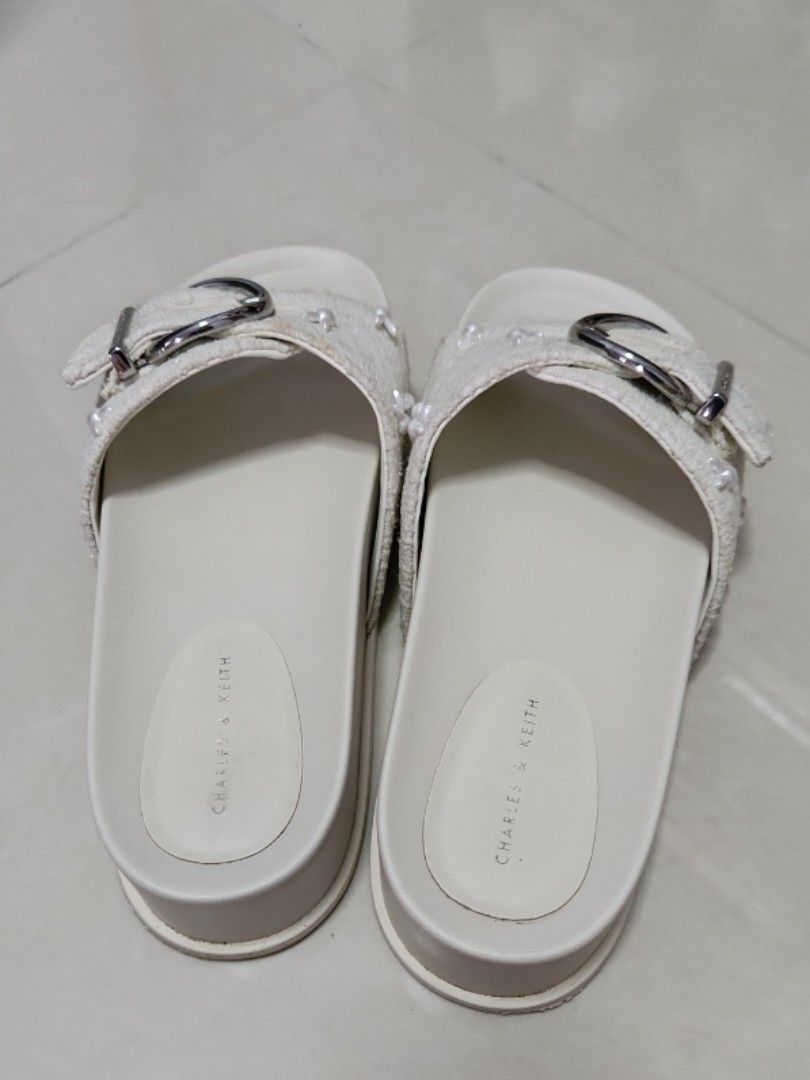 Bunny Slides Charles and Keith, Women's Fashion, Footwear, Flipflops ...