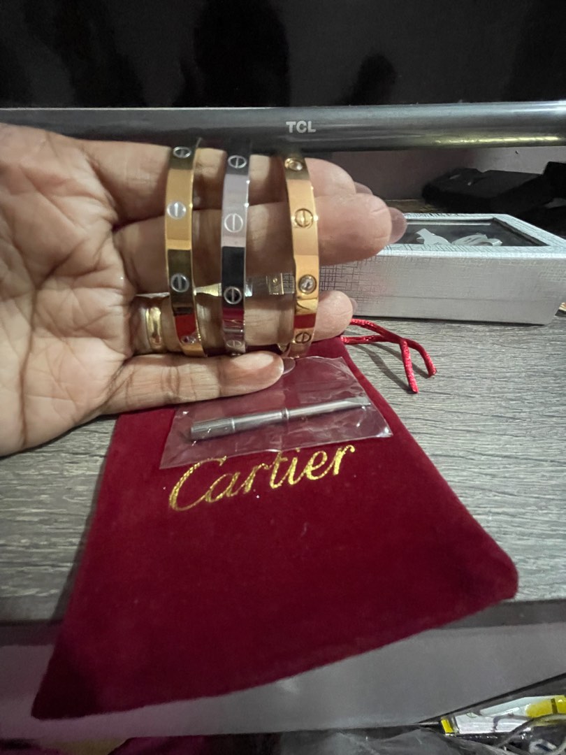 Cartier screw type, Women's Fashion, Jewelry & Organizers, Bracelets on ...