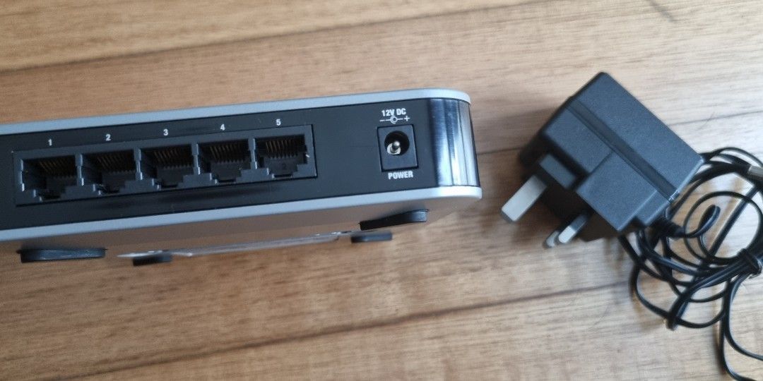 Cisco 5 port switch, Computers & Tech, Parts & Accessories, Networking ...