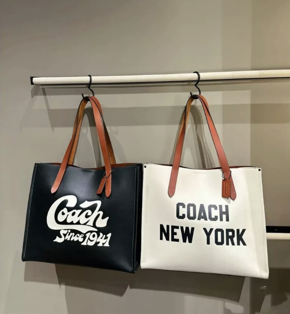 Coach Relay Tote with Coach Graphic, Women's Fashion, Bags & Wallets ...