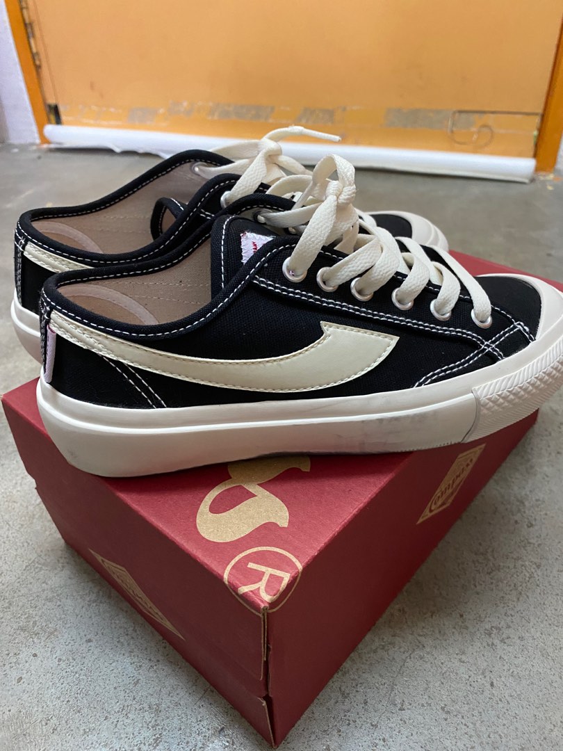 Compass Shoes, Women's Fashion, Footwear, Sneakers on Carousell