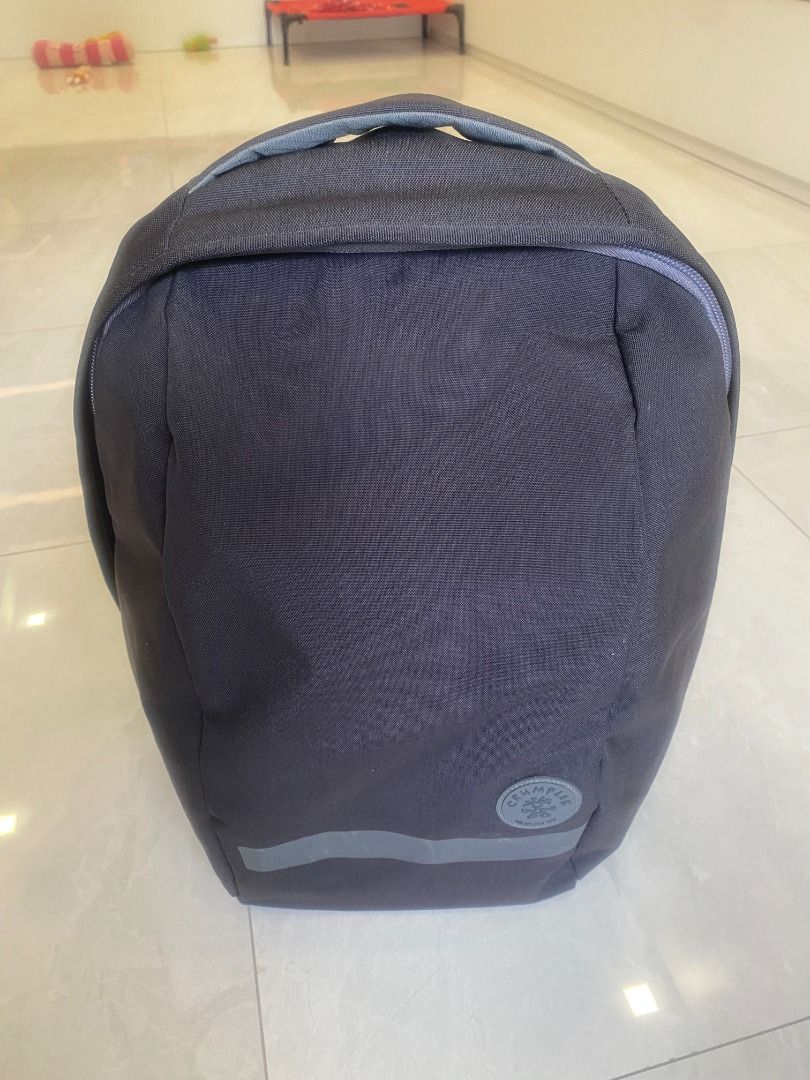 Crumpler Rampaging Mob (M) laptop backpack, Men's Fashion, Bags ...