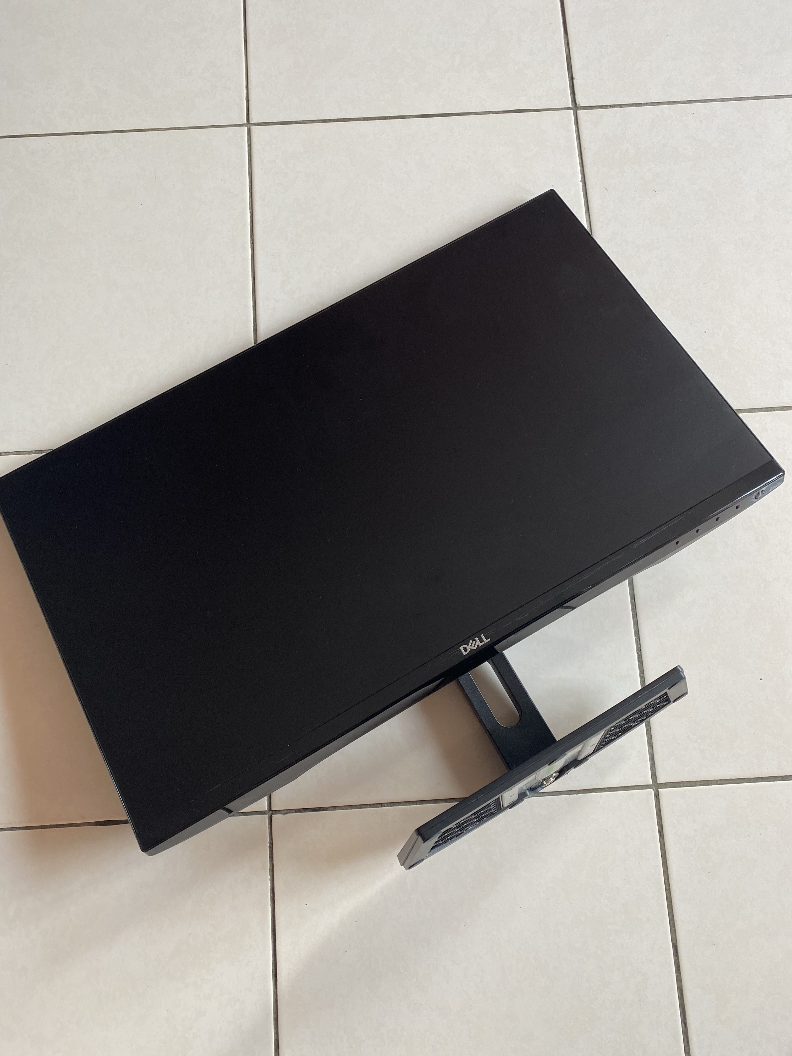 Dell SE2419HR Monitor Screen, Computers & Tech, Parts & Accessories ...