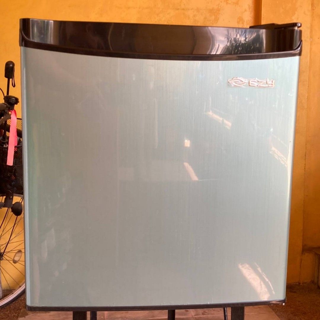 EZY ES-66F 1.7 cu.ft. Mini Bar Stainless Refrigerator on Carousell