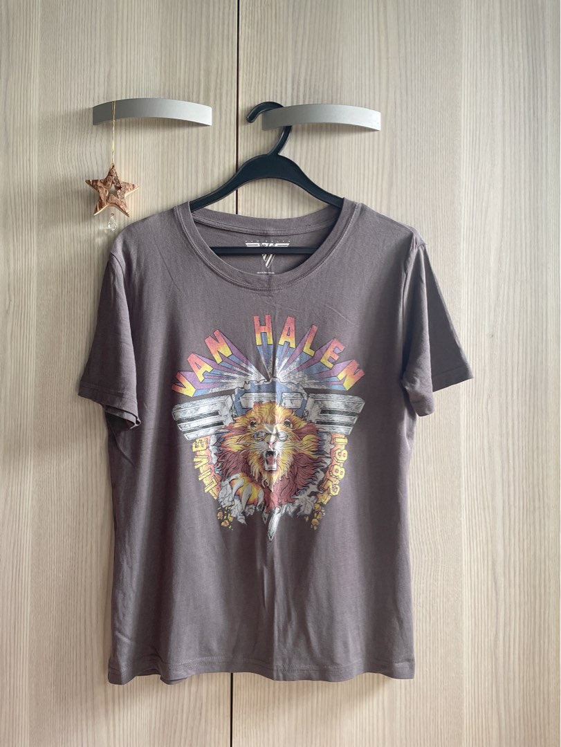 GU tee, Women's Fashion, Tops, Other Tops on Carousell