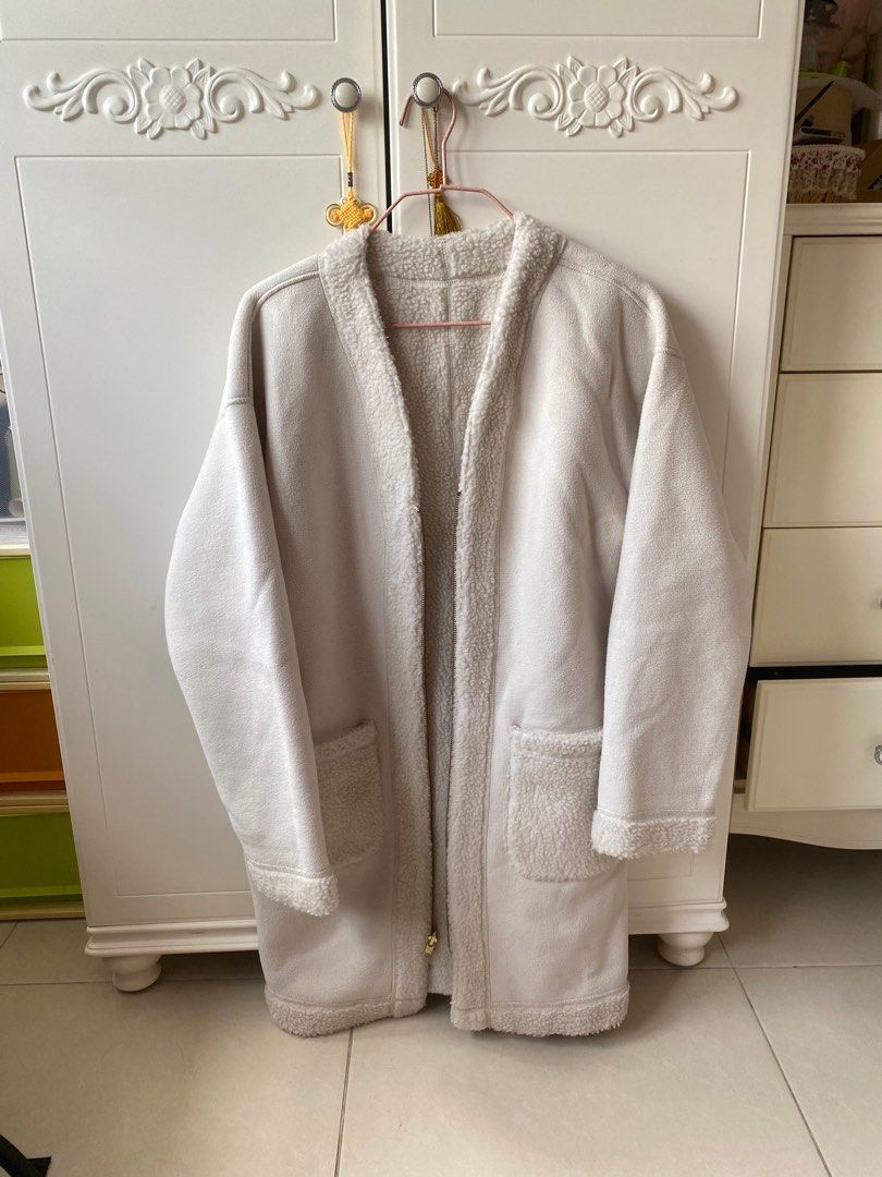 GU Winter furry reversible jacket, Women's Fashion, Coats, Jackets and ...