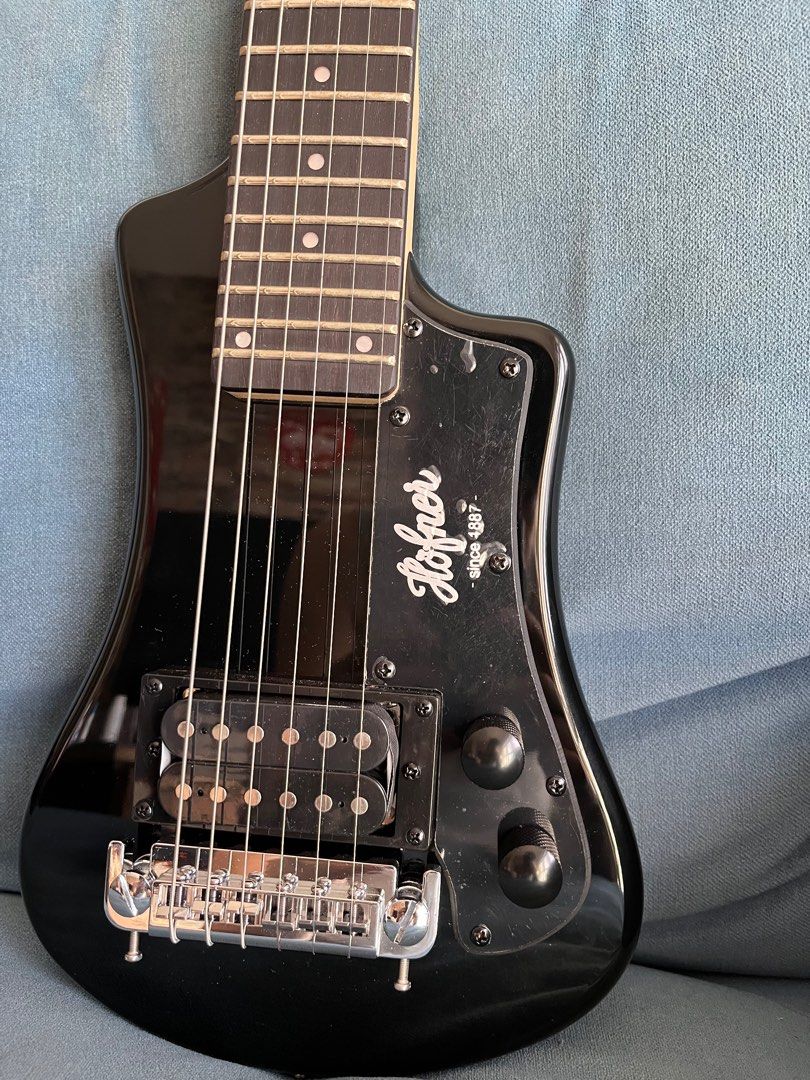 Hofner Shorty Travel Electric Guitar, Hobbies & Toys, Music & Media ...