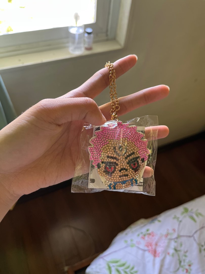 Jujutsu kaisen sukuna key chain, Hobbies & Toys, Memorabilia ...